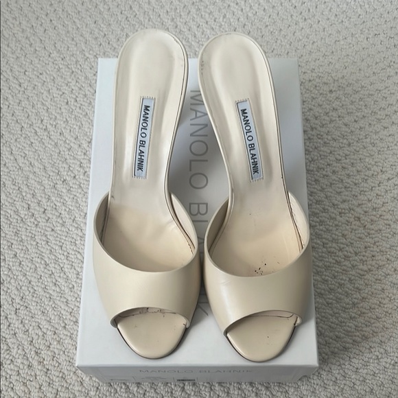 Manolo Blahnik | Shoes | Manolo Blahnik Cream Heels With Elegant Design ...